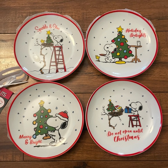 Peanuts | Dining | Peanuts Snoopy Set 4 Christmas Cermaic Round ...